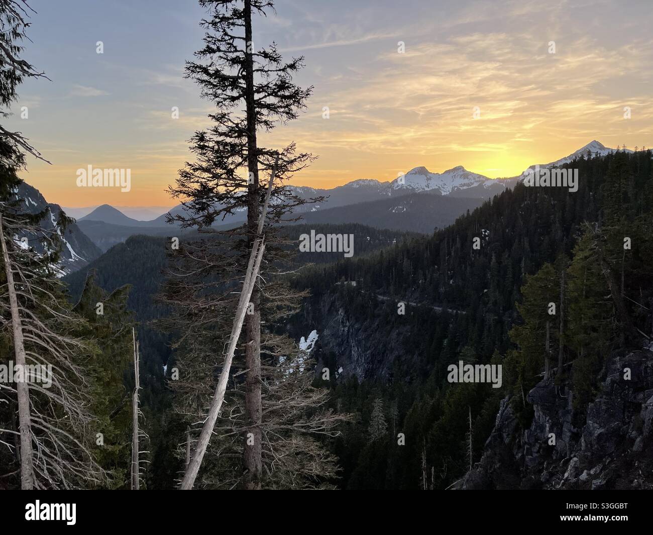 mt rainier sunset Stock Photo - Alamy