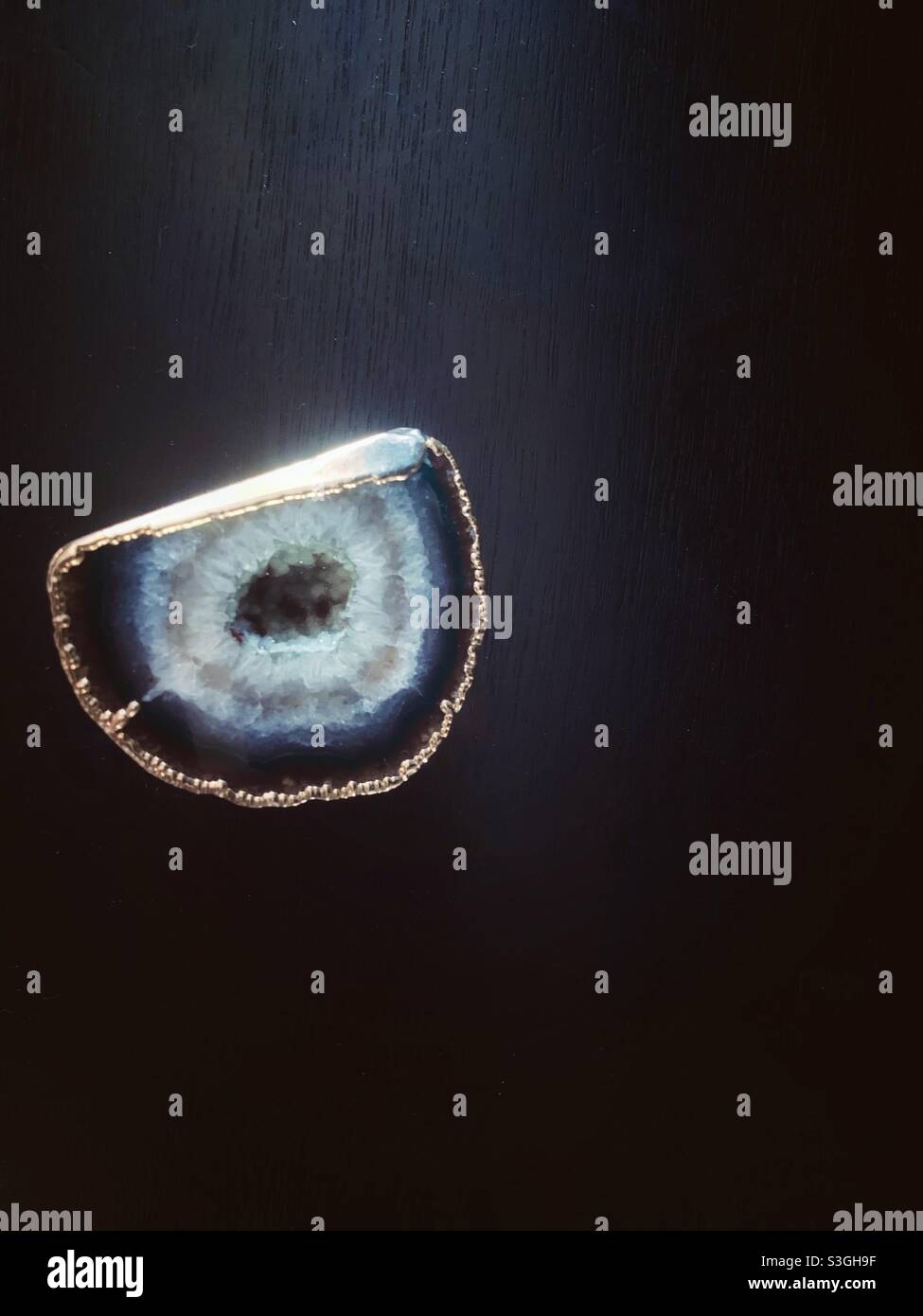 Geode rock hi-res stock photography and images - Alamy