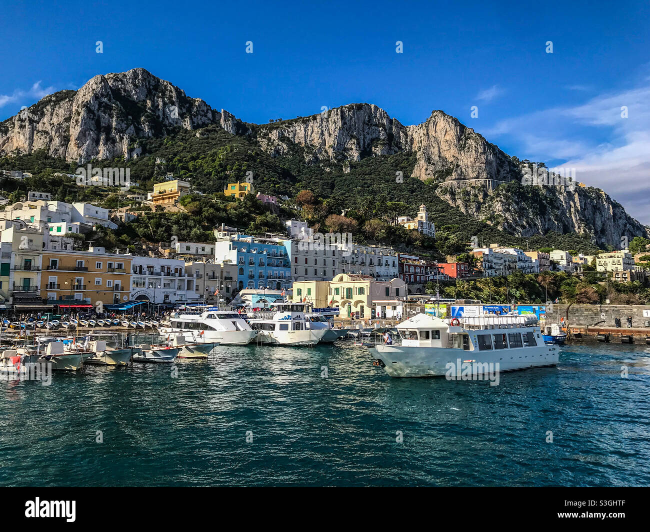 Italy isle of capri hi-res stock photography and images - Alamy