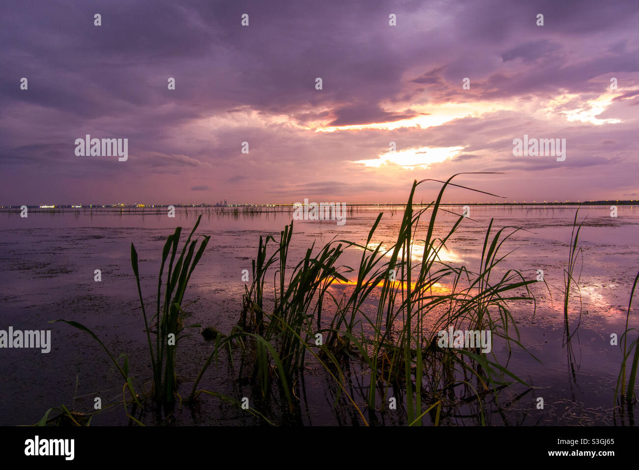 Mobile dock hi-res stock photography and images - Alamy