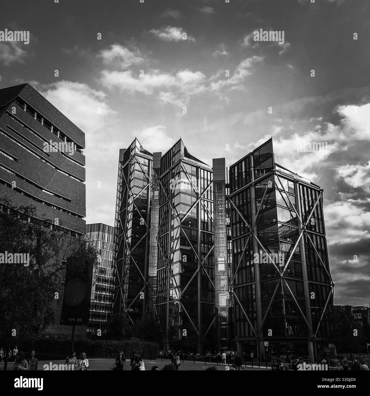 Contemporary office blocks hi-res stock photography and images - Alamy