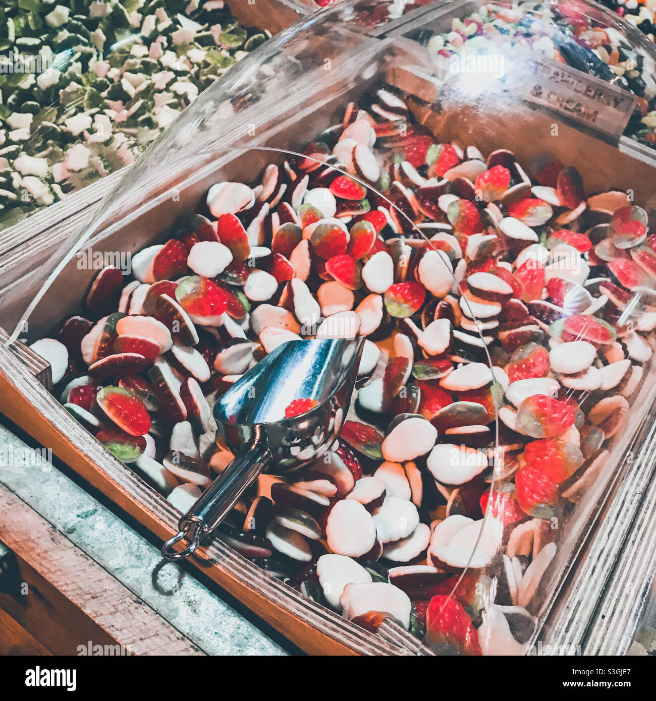 Pick 'n mix sweets hi-res stock photography and images - Alamy