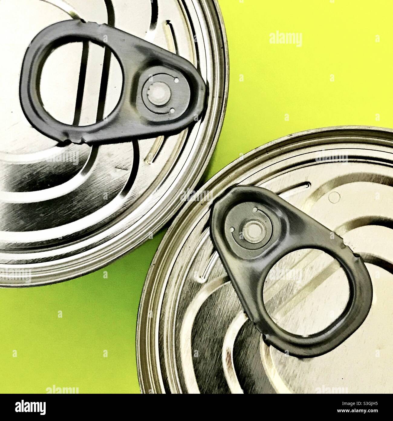 Tin cans ring pulls hi-res stock photography and images - Alamy