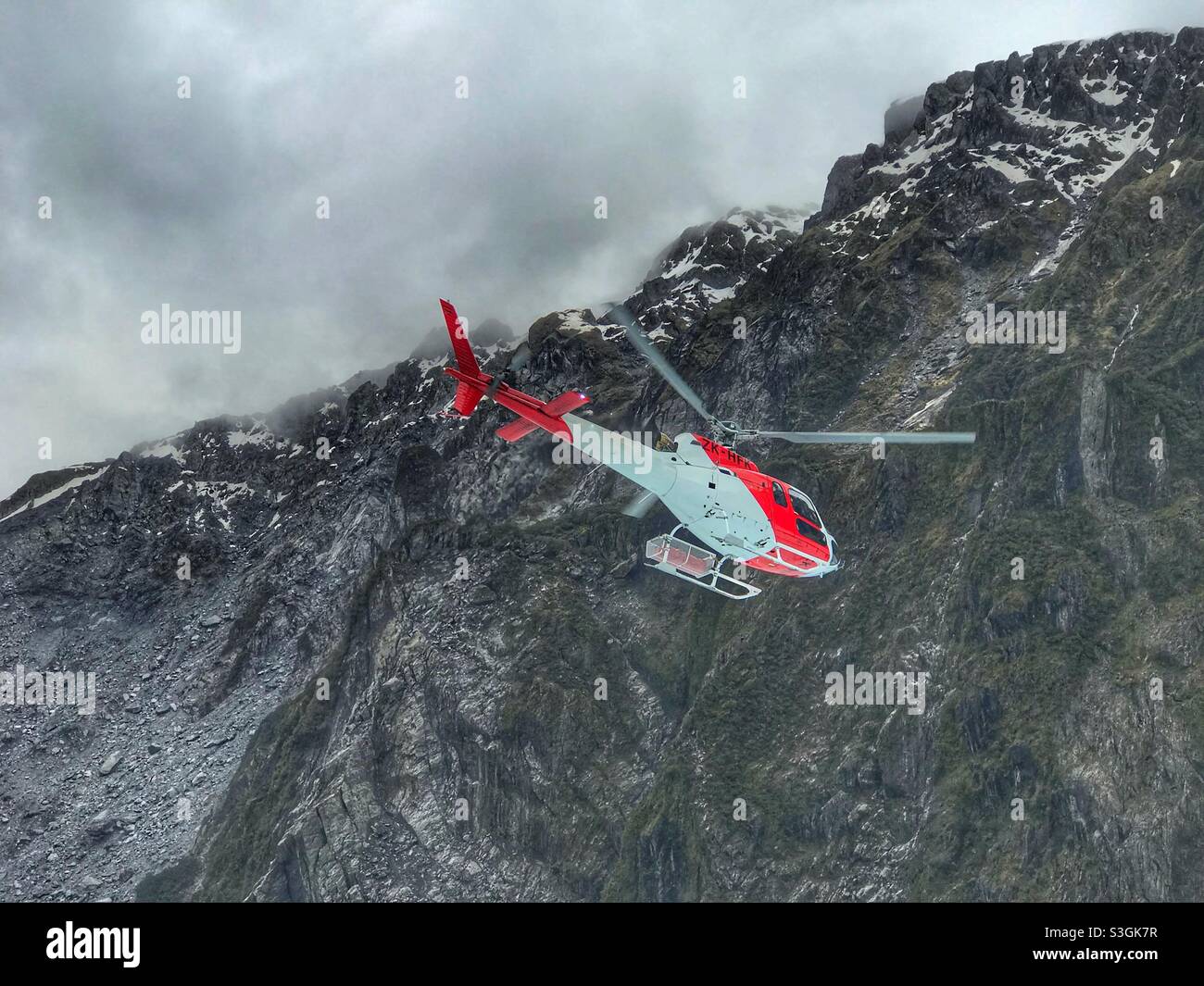 South island new zealand helicopter hi-res stock photography and images ...