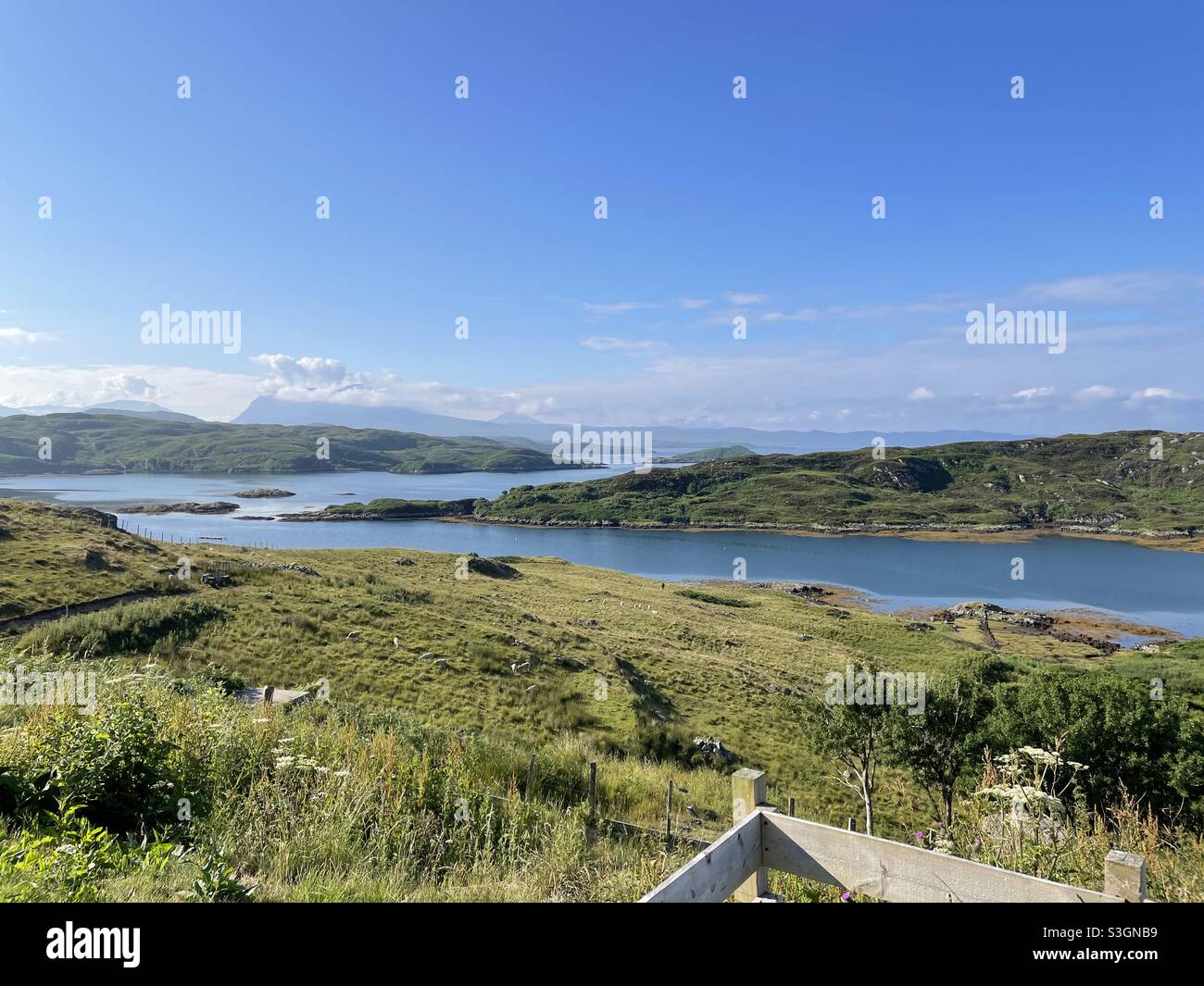 Loch view hi-res stock photography and images - Alamy