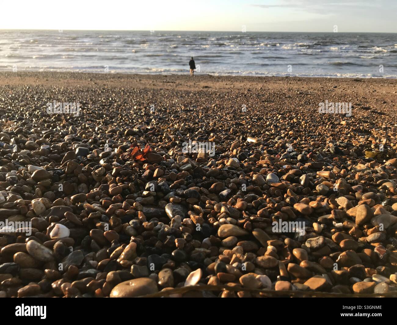 Brighton beach pebbles hi-res stock photography and images - Alamy