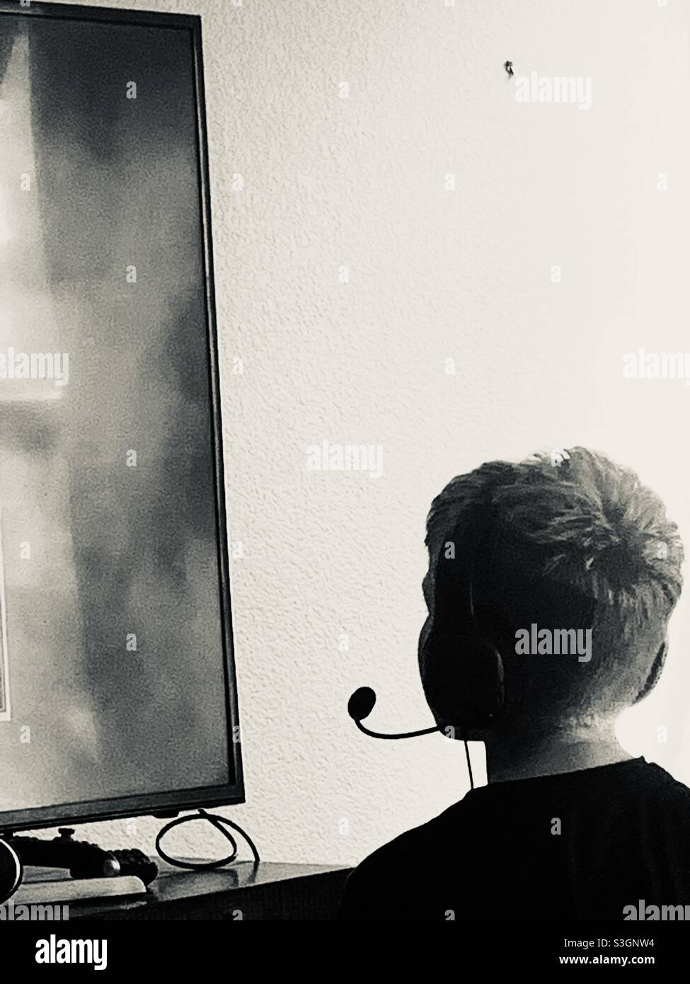 Children Playing Xbox High Resolution Stock Photography and Images - Alamy