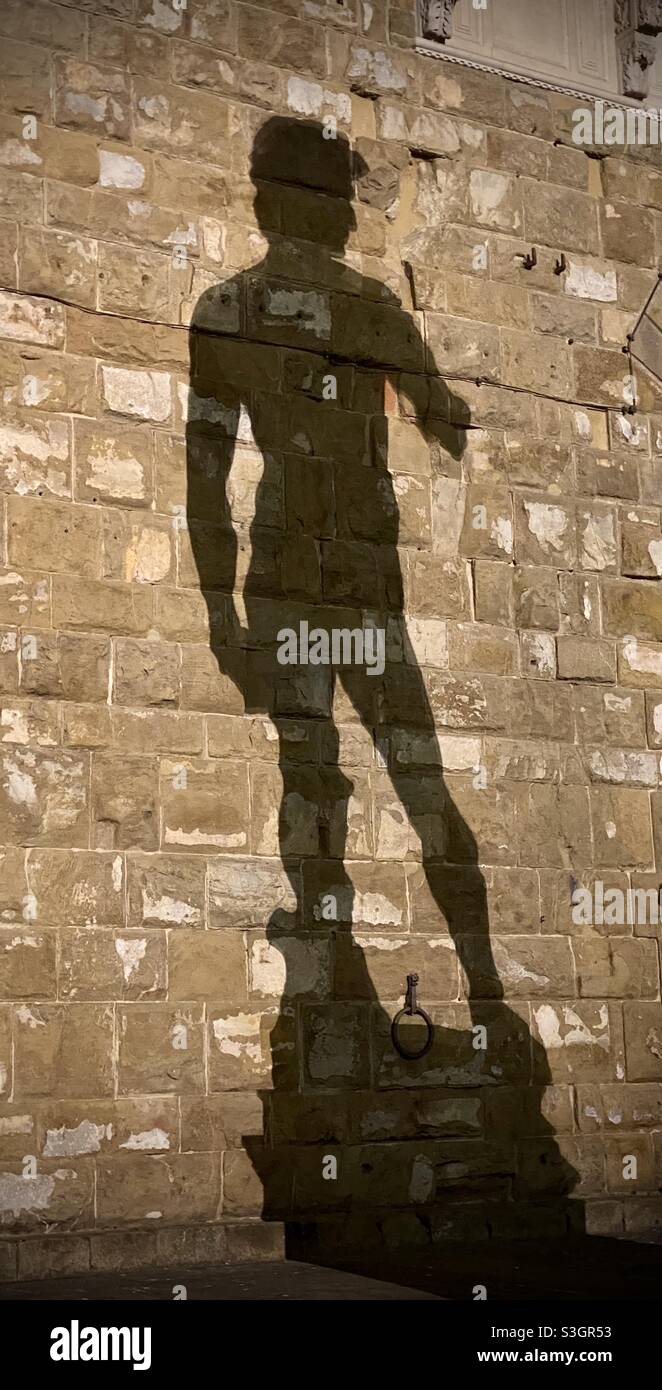 Statue shadow silhouette hi-res stock photography and images - Alamy