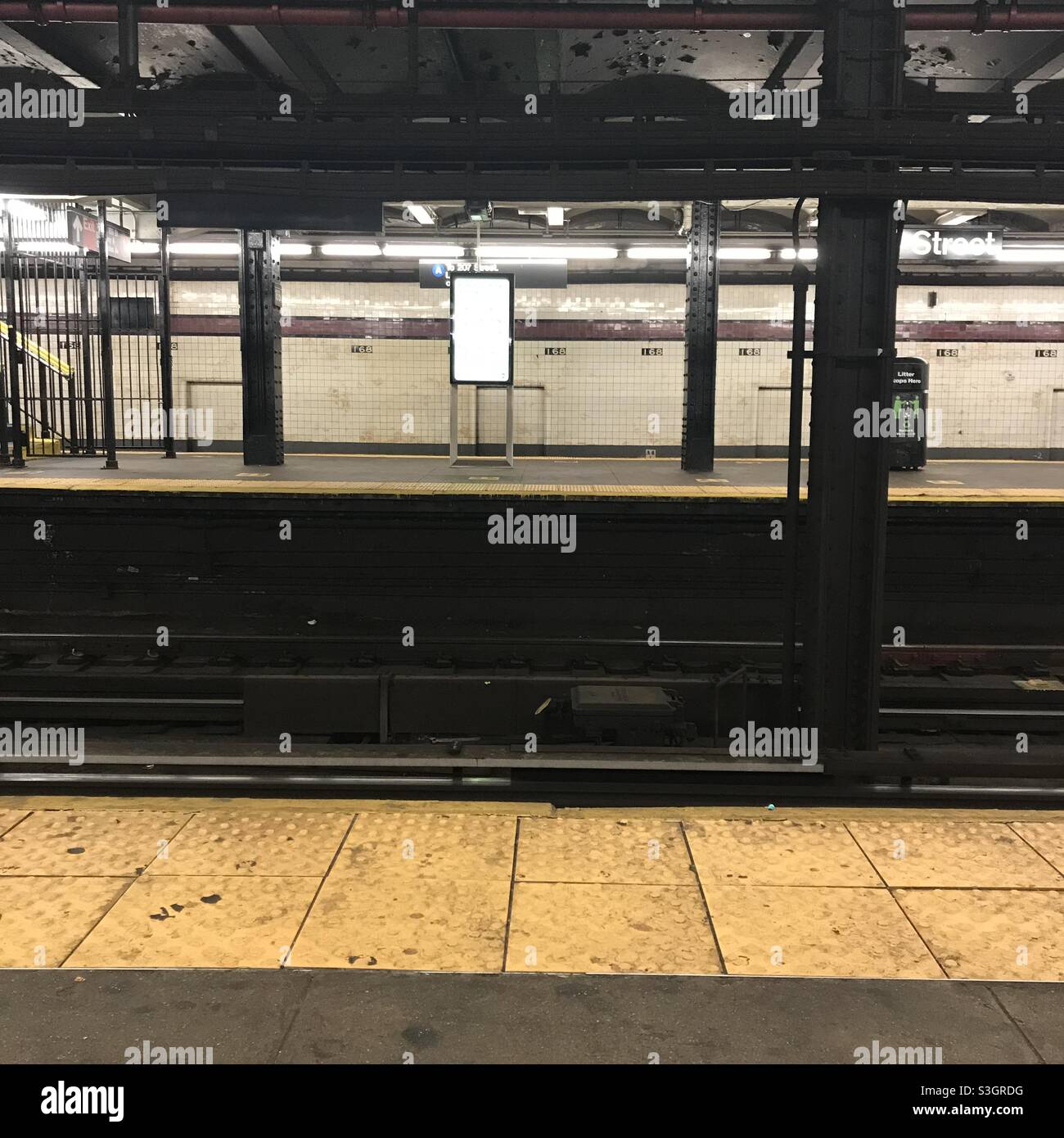 Subway rails hi-res stock photography and images - Alamy