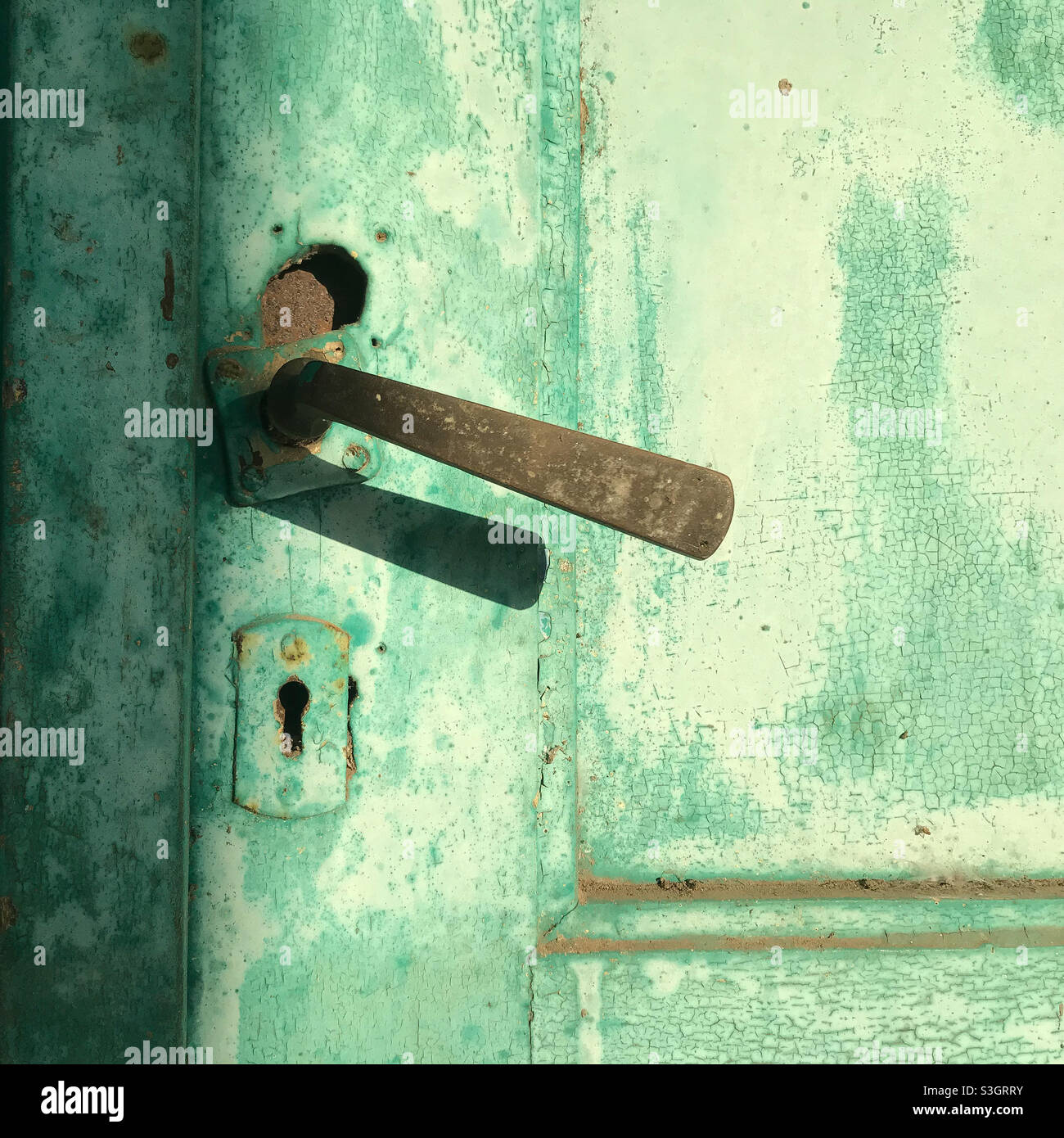 Rusty door handle hi-res stock photography and images - Alamy