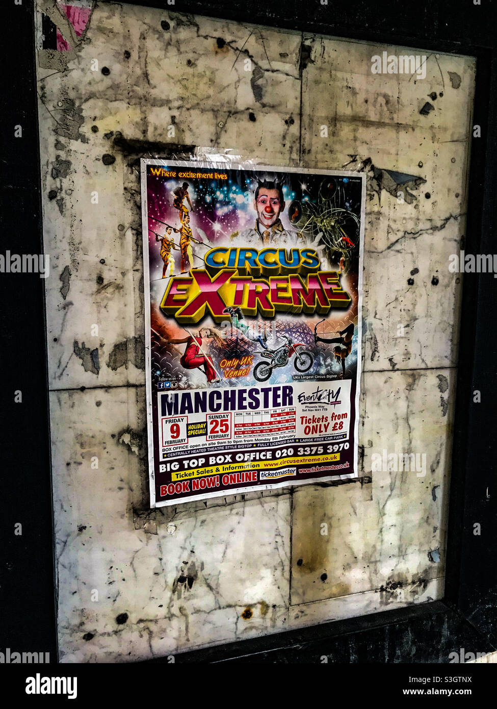 Circus advert hi-res stock photography and images - Alamy
