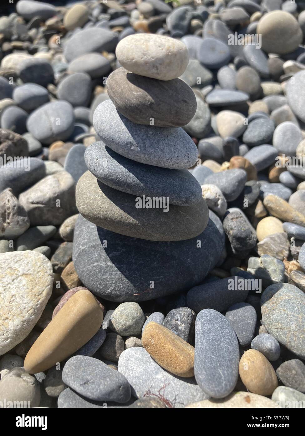 Balance with stones hi-res stock photography and images - Alamy