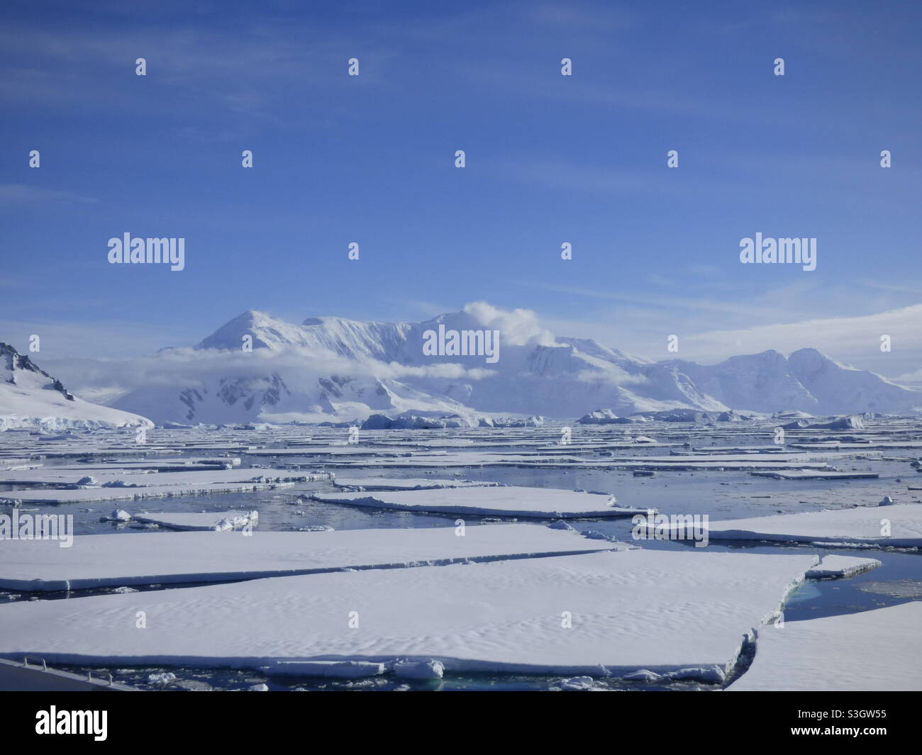 Antarctic island hi-res stock photography and images - Alamy