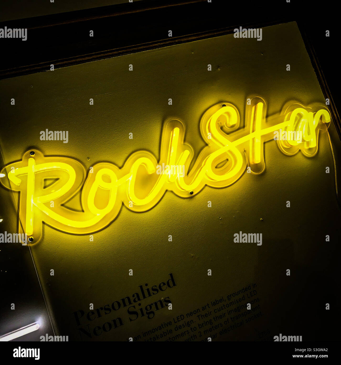 Rockstar neon sign Stock Photo - Alamy