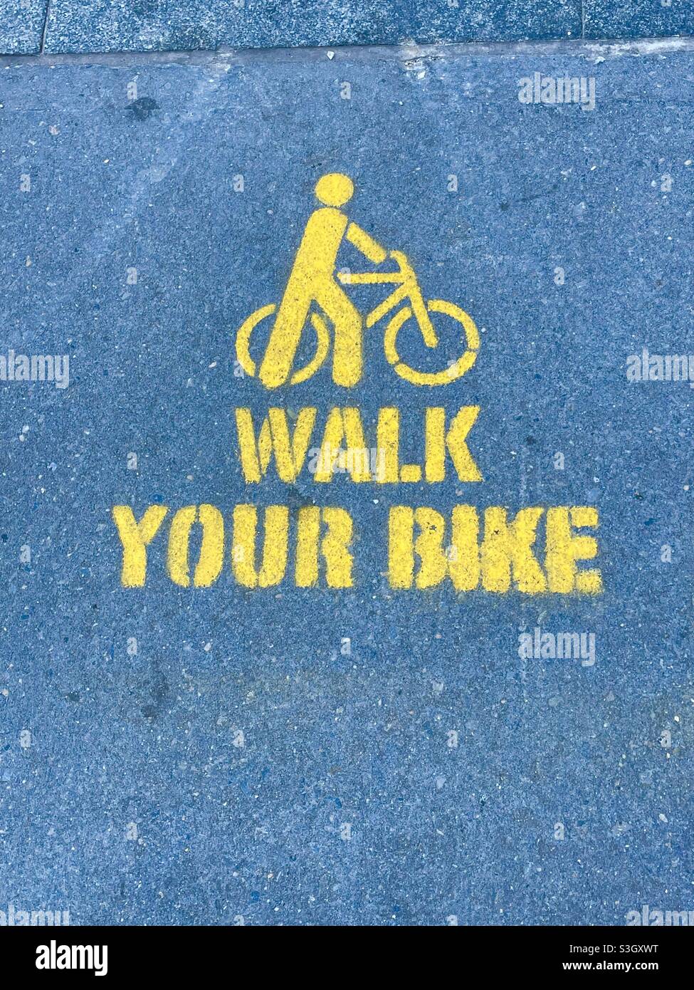 Sidewalk sign hi-res stock photography and images - Alamy