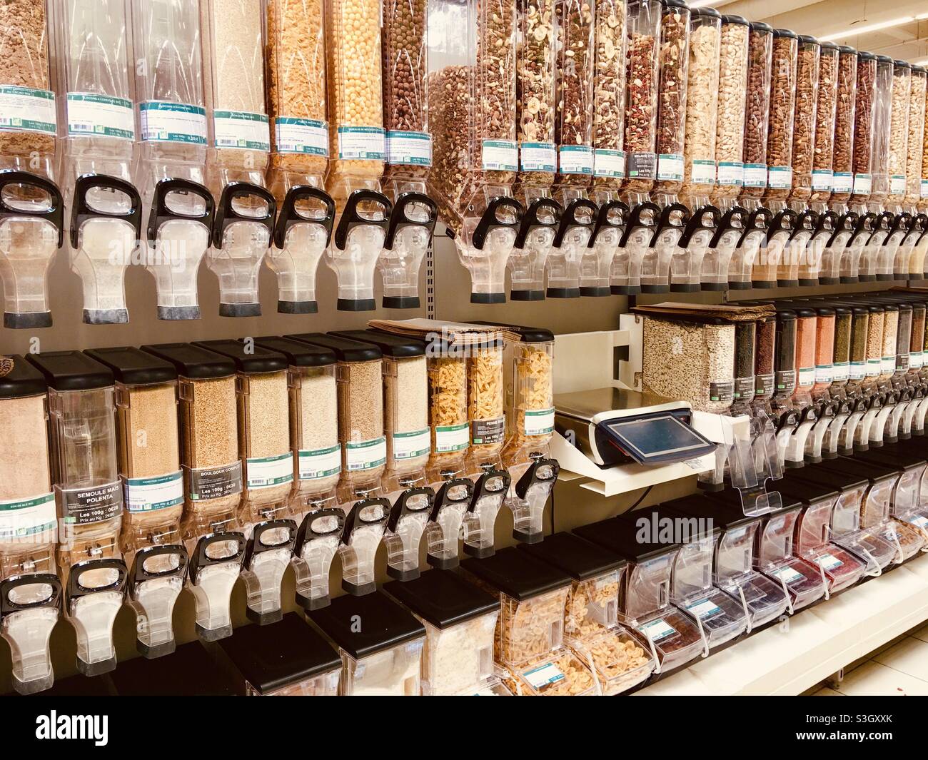 Supermarket isle hi-res stock photography and images - Alamy