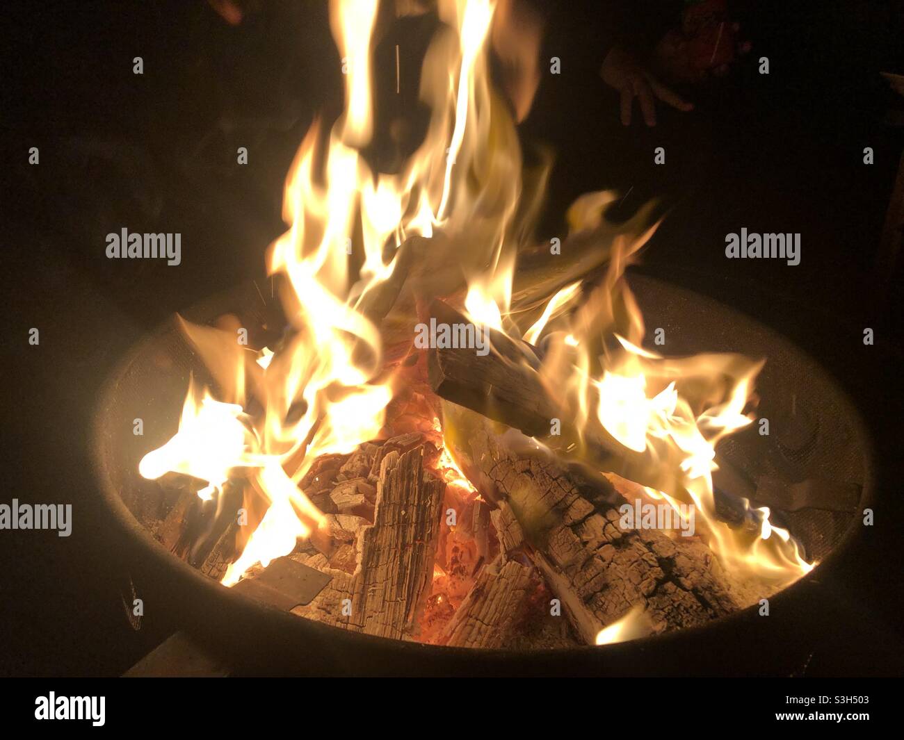 Yard fire pit hi-res stock photography and images - Alamy
