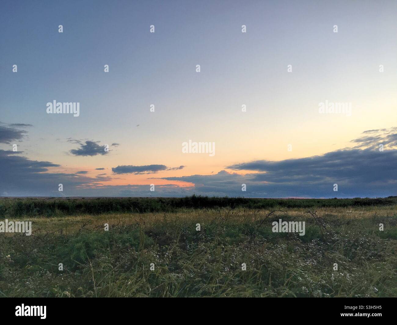 Sunset and fields hi-res stock photography and images - Alamy