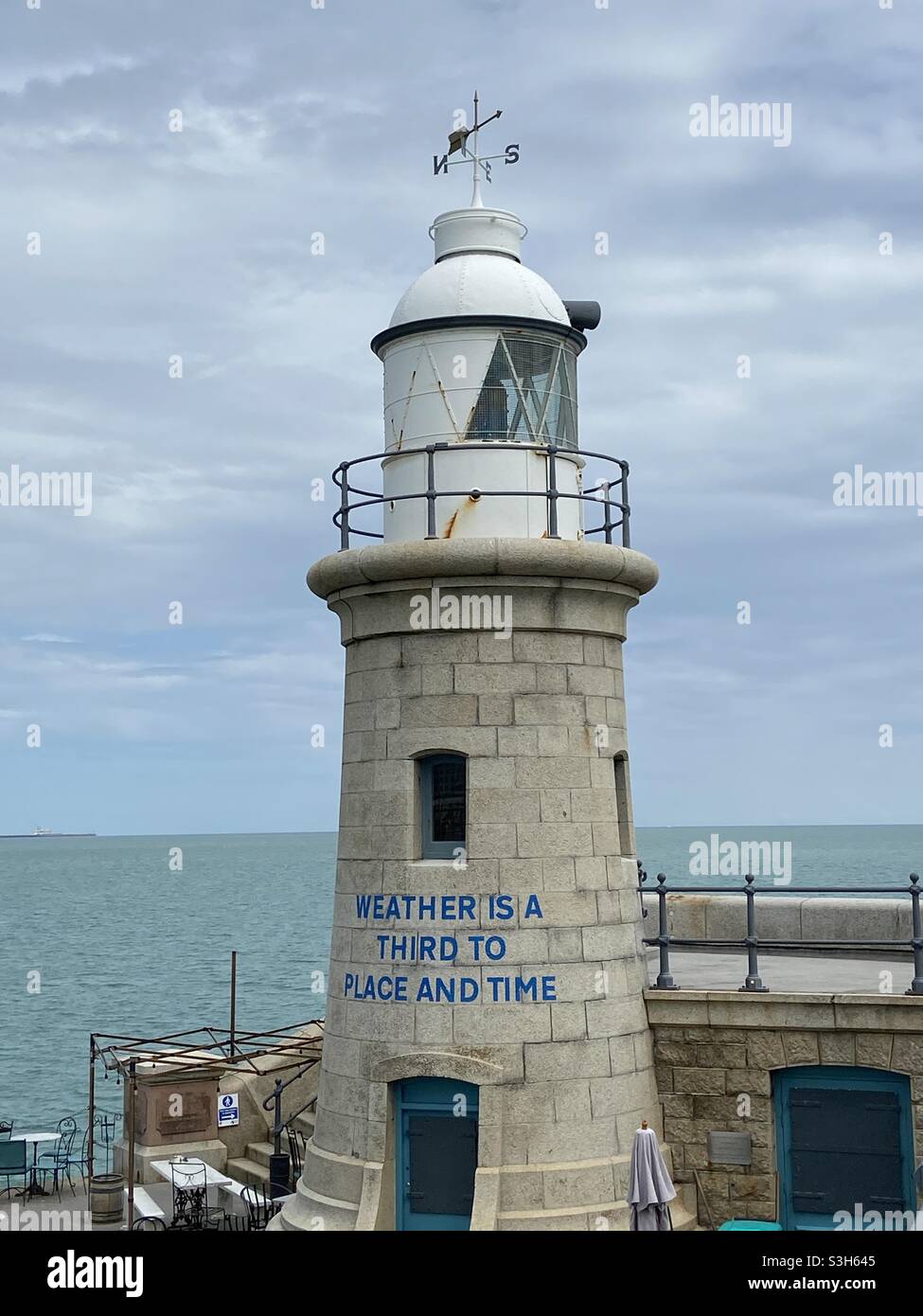 Folkestone harbour arm hi-res stock photography and images - Alamy