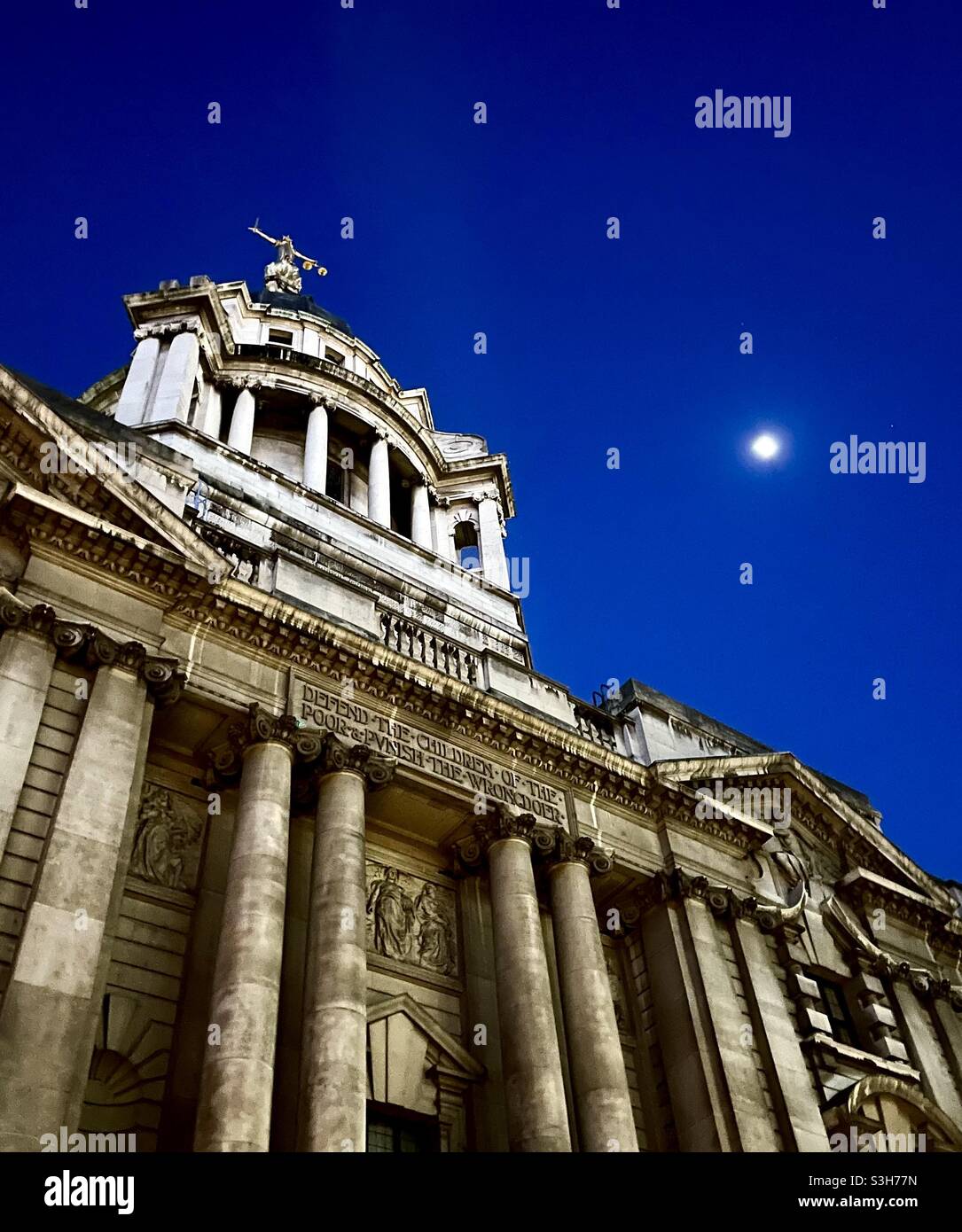 The Old Bailey at twilight Stock Photo - Alamy
