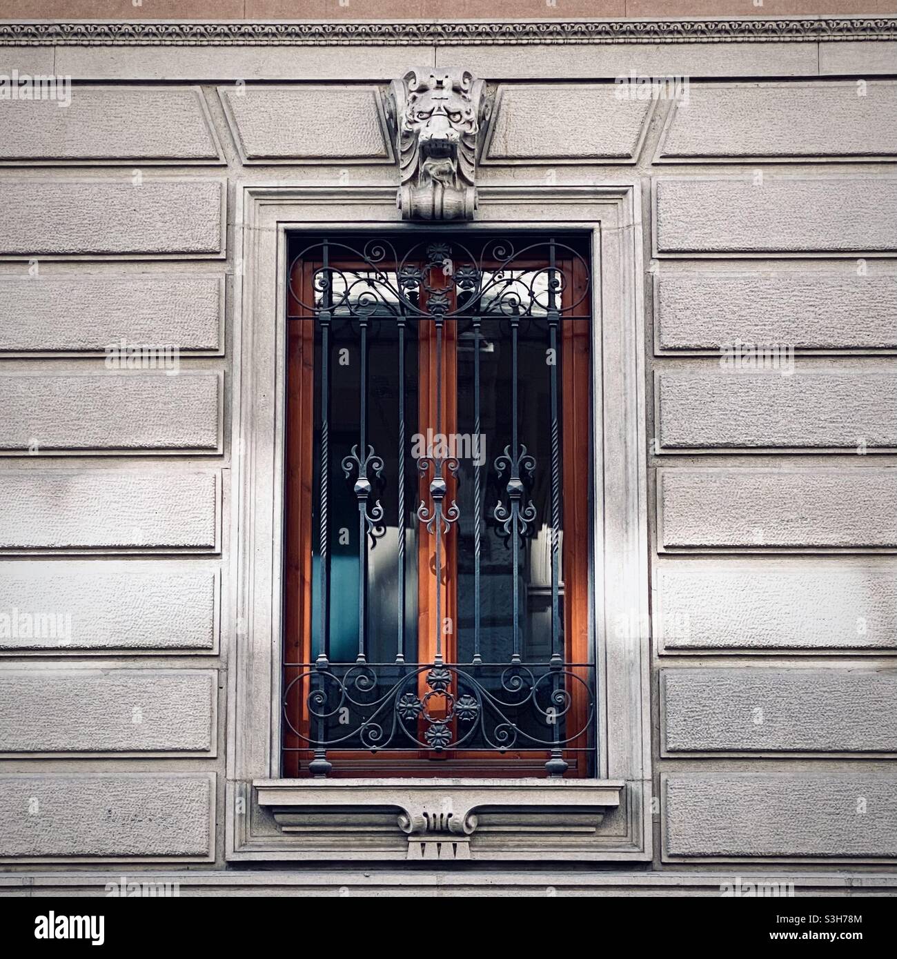 Symmetry photography hi-res stock photography and images - Alamy