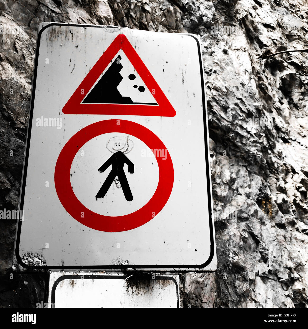 Falling rocks danger sign hi-res stock photography and images - Alamy