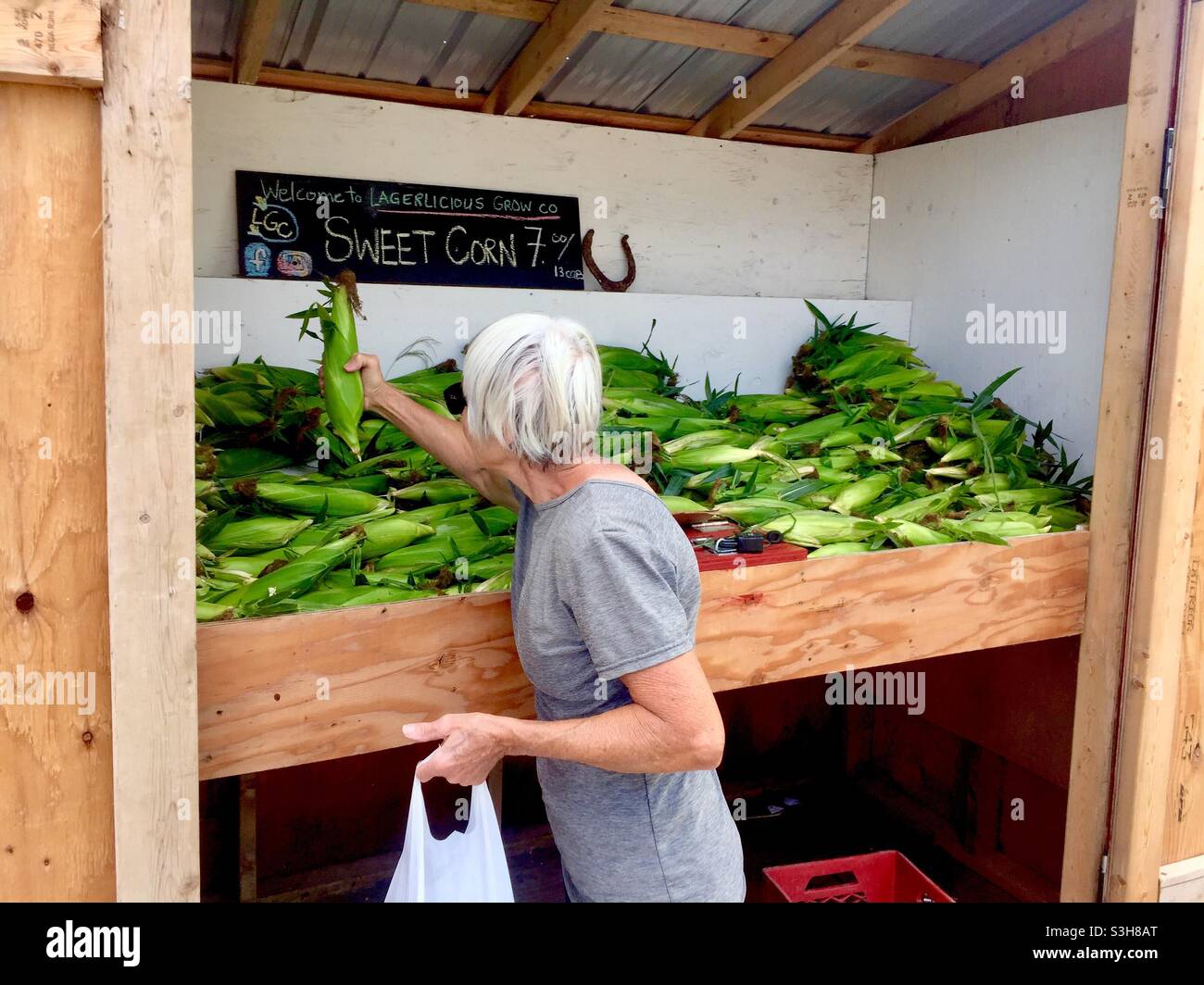 Roadside stall canada hi-res stock photography and images - Alamy