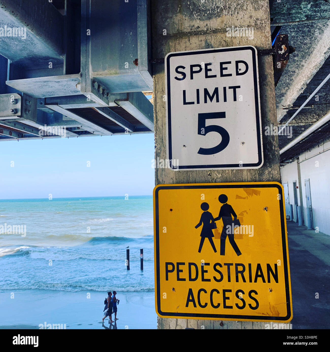 Signs of playground hi-res stock photography and images - Alamy