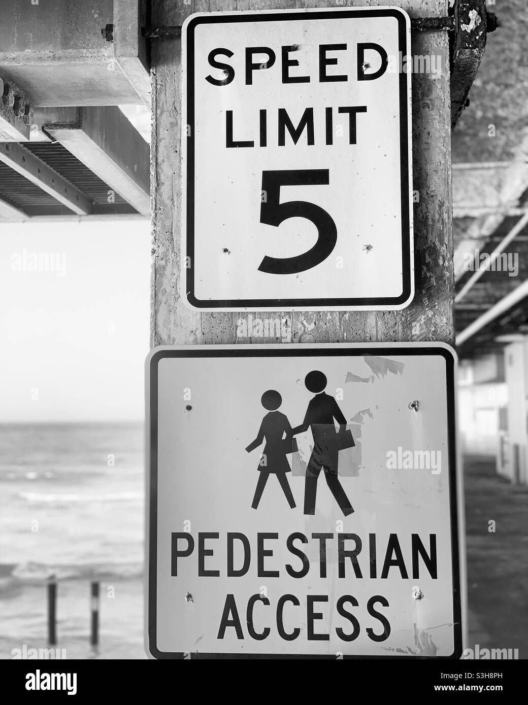 Pedestrian access pier hi-res stock photography and images - Alamy