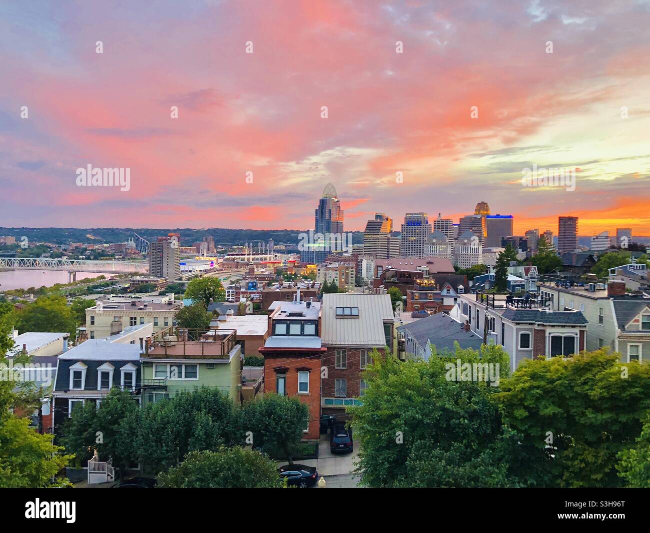 Cincinnati sunset hi-res stock photography and images - Alamy