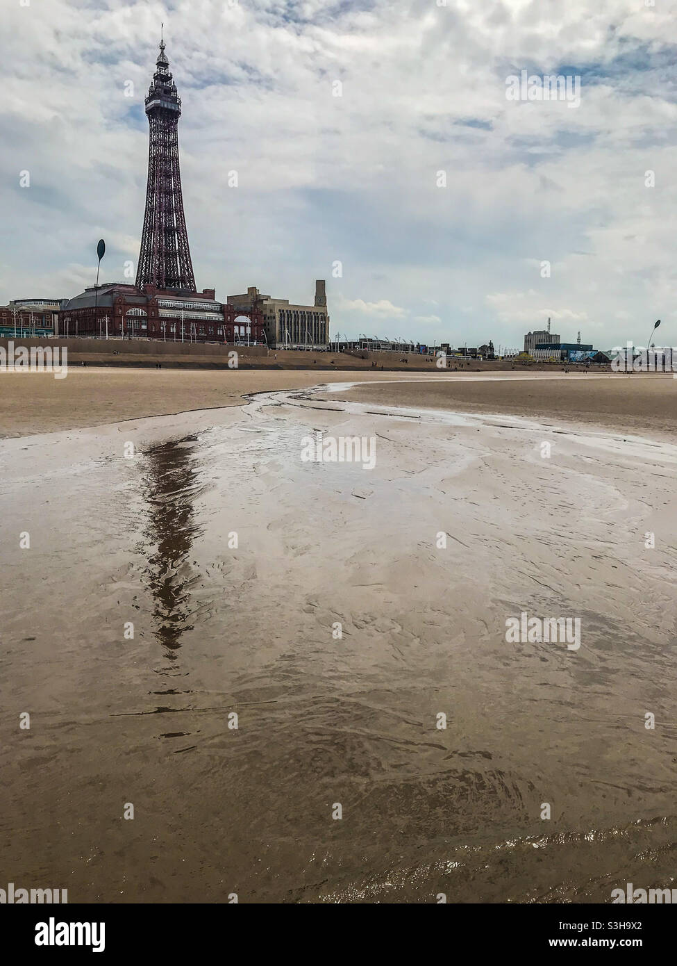Blackpool Tower and beach Stock Photo - Alamy