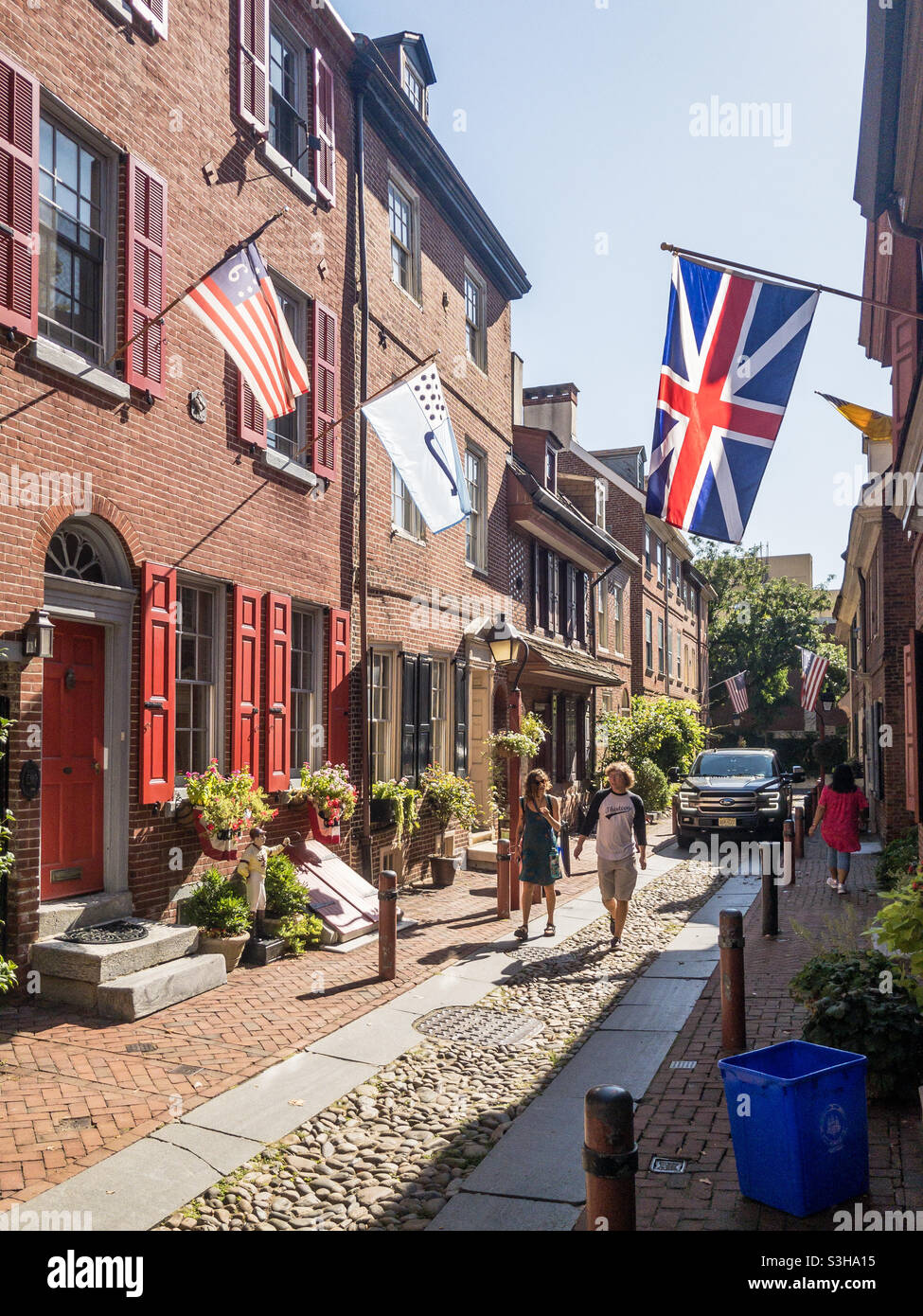 historic street Elfreth's Alley in Philadelphia, located in the Old ...