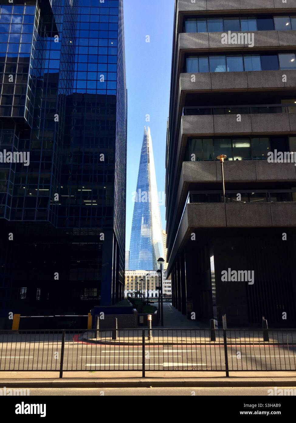 The shard street view hi-res stock photography and images - Alamy