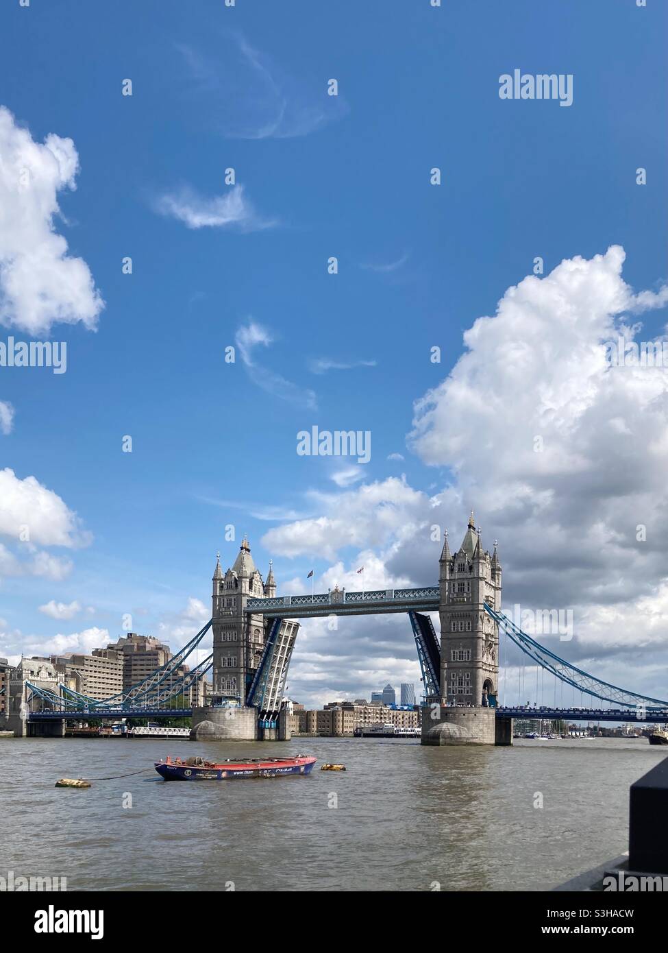 Tower bridge stuck open hi-res stock photography and images - Alamy
