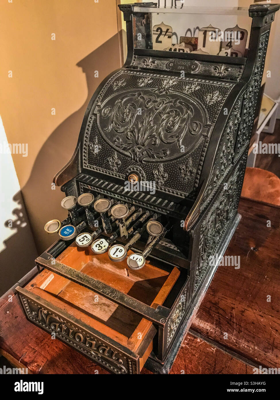 Vintage cash register hi-res stock photography and images - Alamy