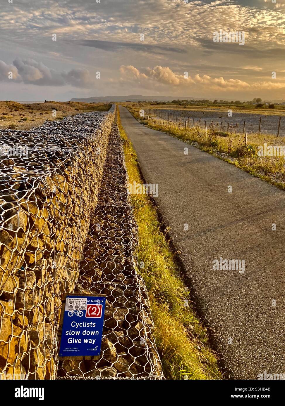 Footpath barrier hi-res stock photography and images - Alamy