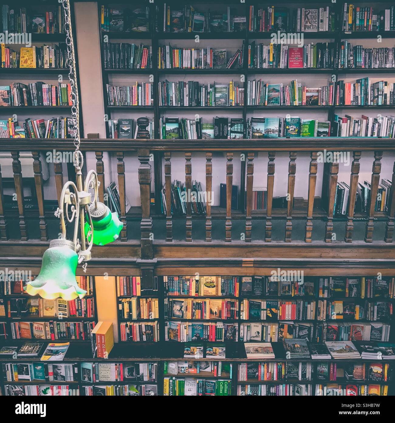 Old book store london hi-res stock photography and images - Alamy