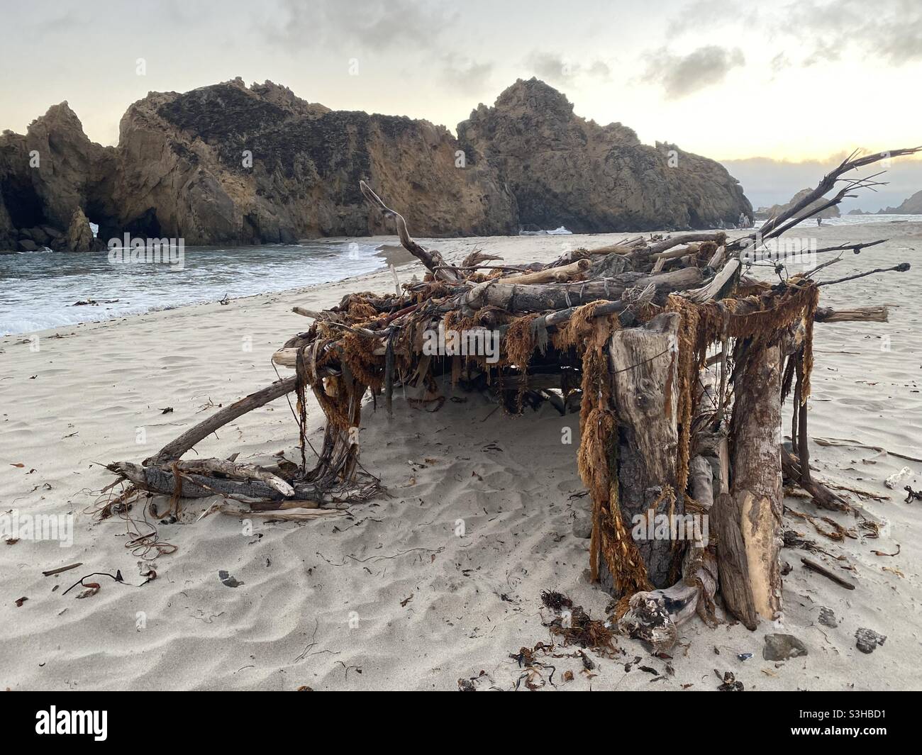 Purple sand beach big sur hi-res stock photography and images - Alamy
