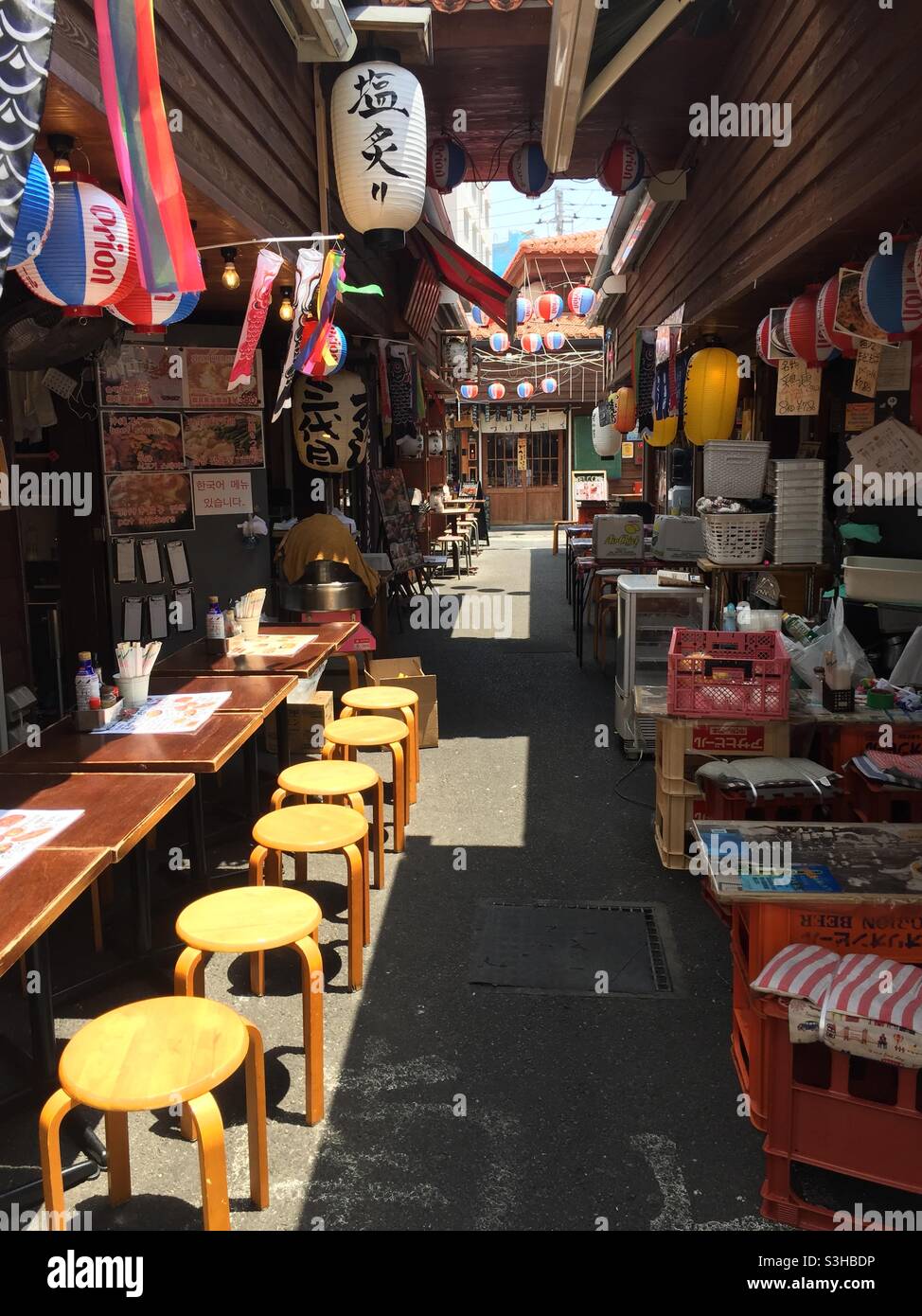 Naha restaurant hi-res stock photography and images - Alamy