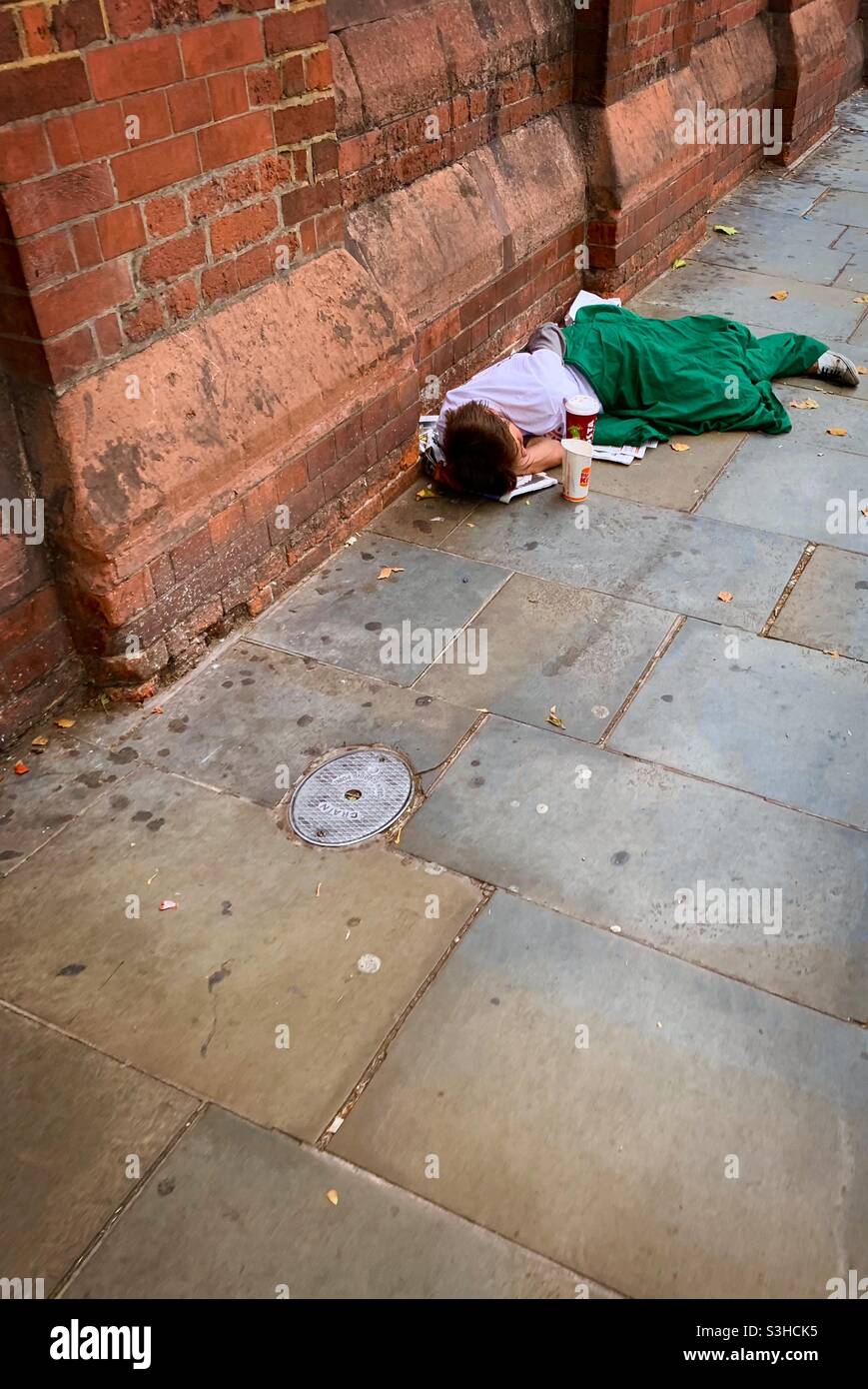 Homeless streets london hi-res stock photography and images - Alamy