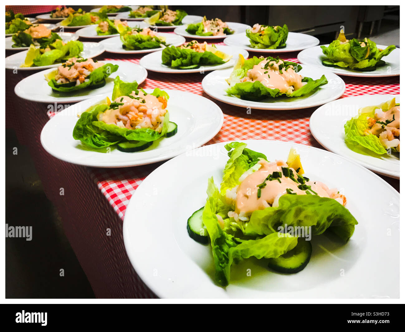 Prawn cocktail starter course Stock Photo - Alamy