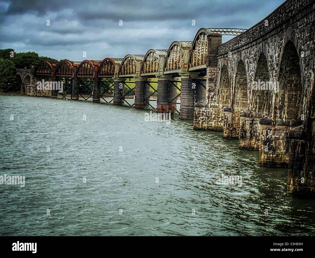 Train bridges hi-res stock photography and images - Alamy