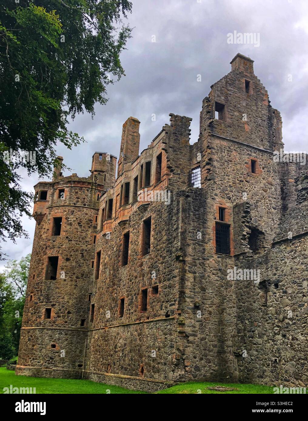 Huntly castle hi-res stock photography and images - Alamy
