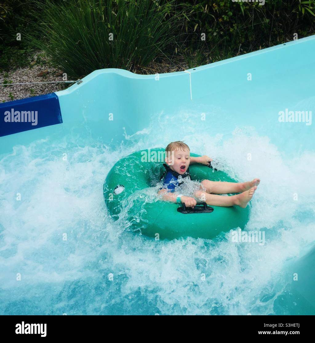 Splashdown water park hi-res stock photography and images - Alamy