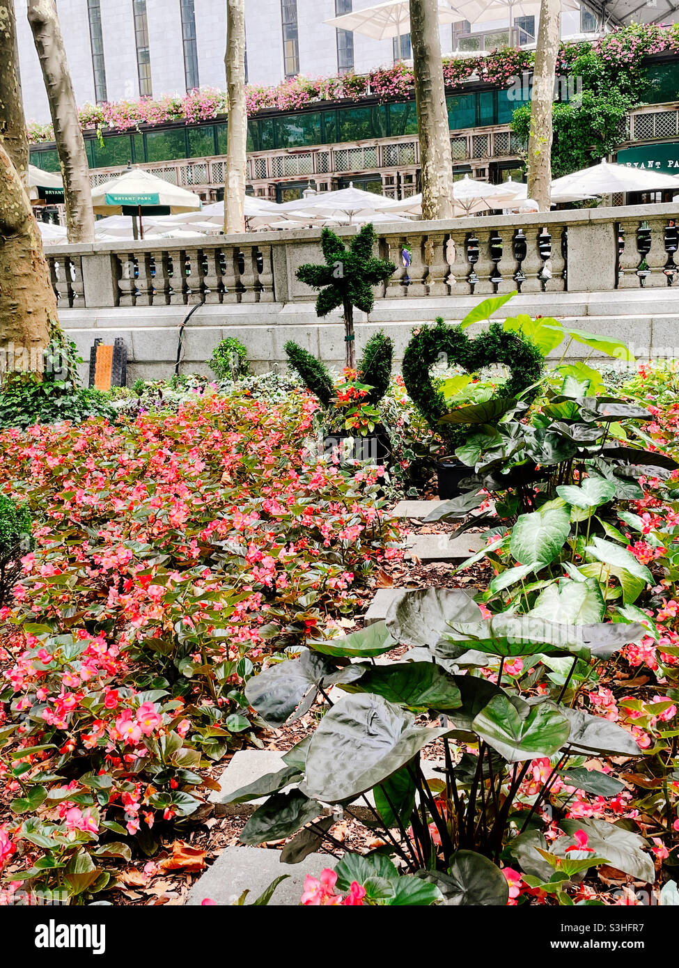 I love flowers topiary in Bryant Park, Midtown Manhattan, 2021, NYC ...