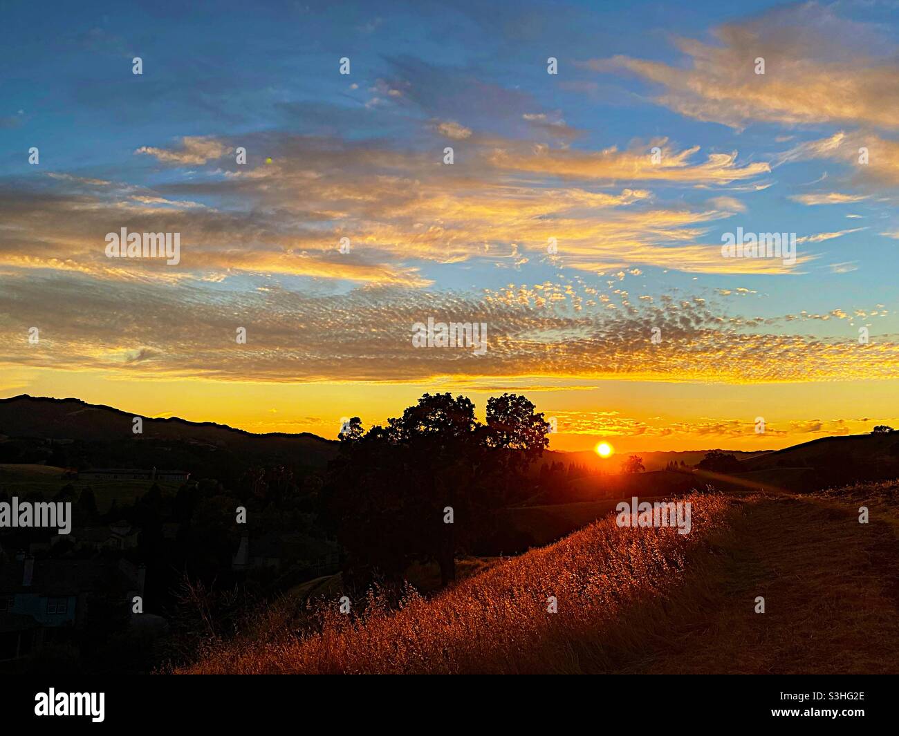 California foothills hi-res stock photography and images - Alamy