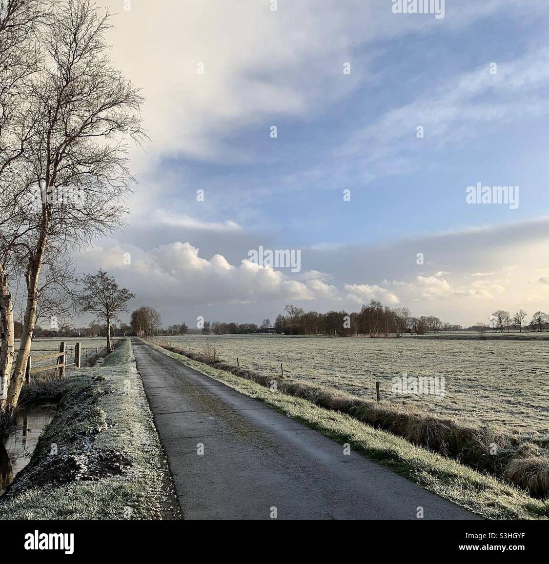 Cold world hi-res stock photography and images - Alamy