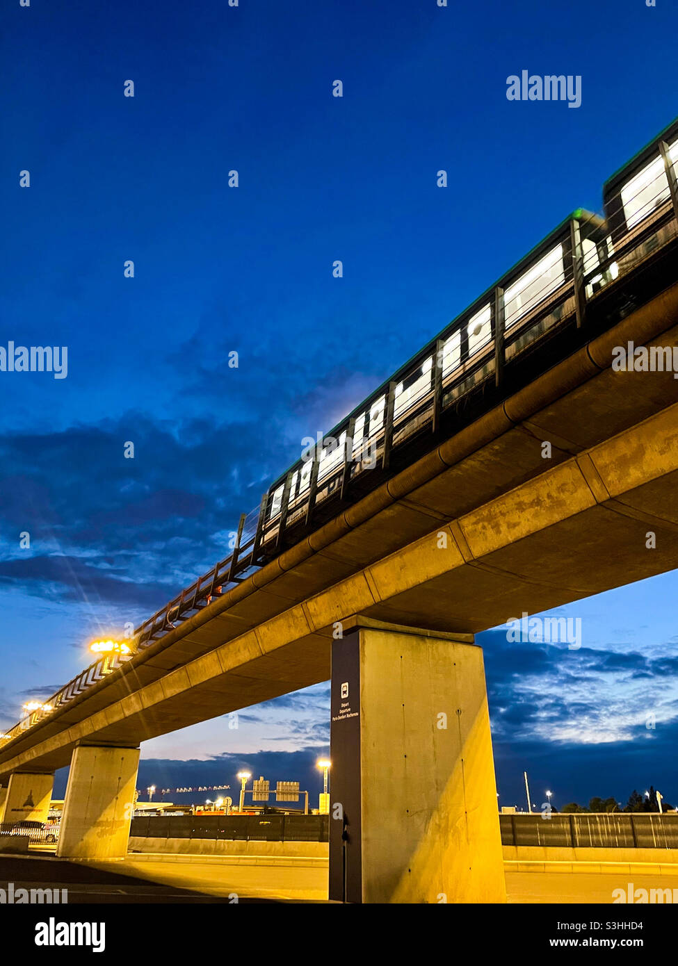 Subway shuttle hi-res stock photography and images - Alamy