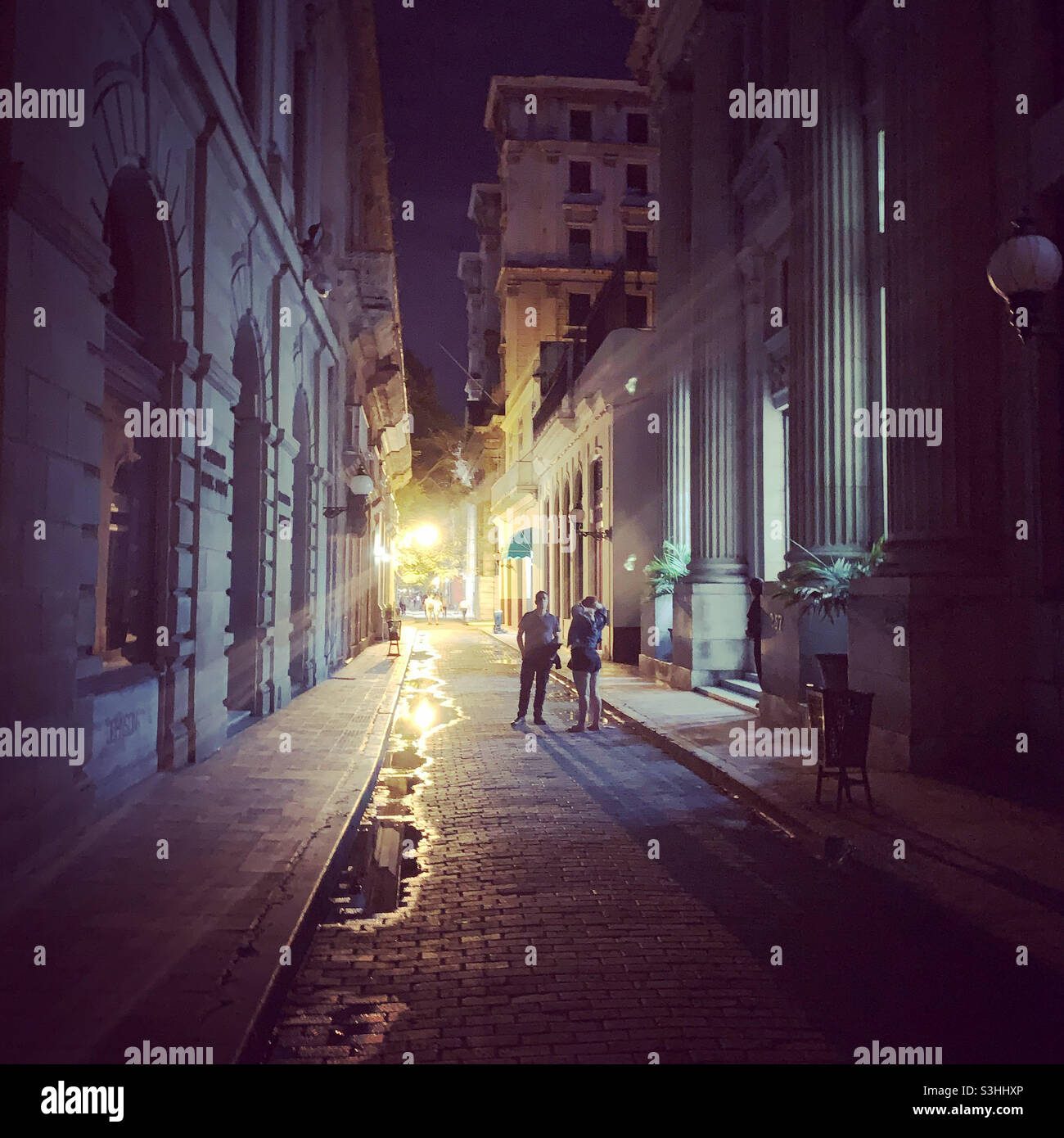 Havana nightlife hi-res stock photography and images - Alamy