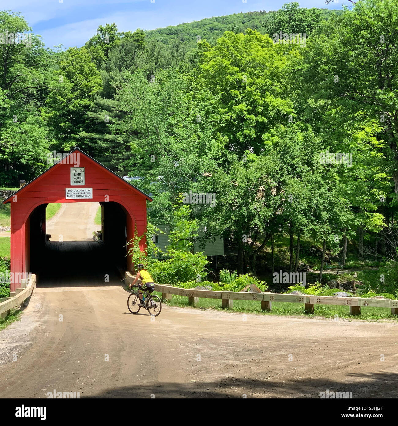 Green river covered bridge guilford hi-res stock photography and images ...